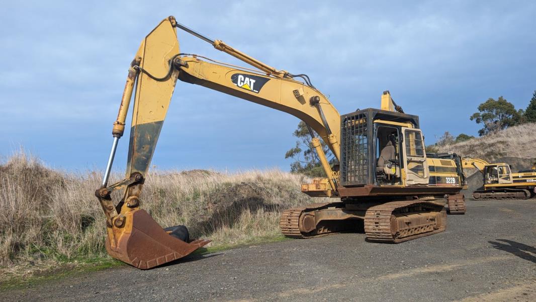 Lot 5 - Caterpillar 322B Excavator | AuctionsPlus