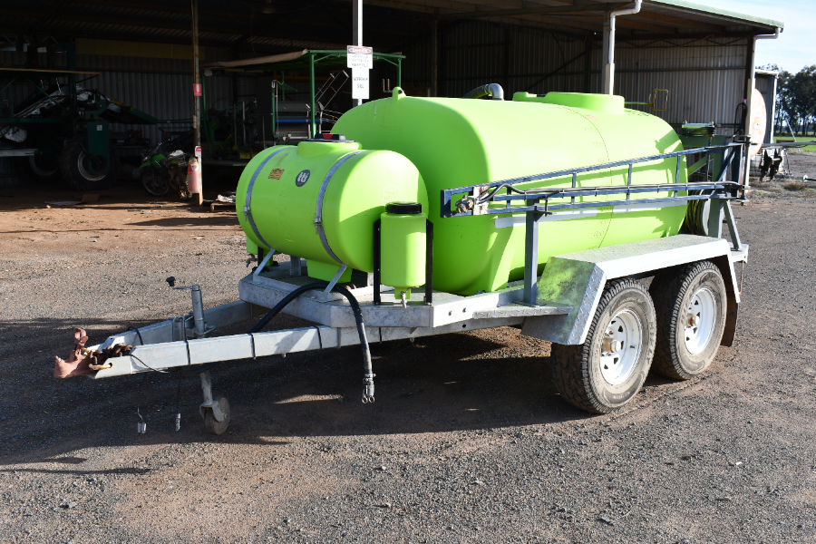 Lot 47 - TTI 2400lt boomless sprayer | AuctionsPlus