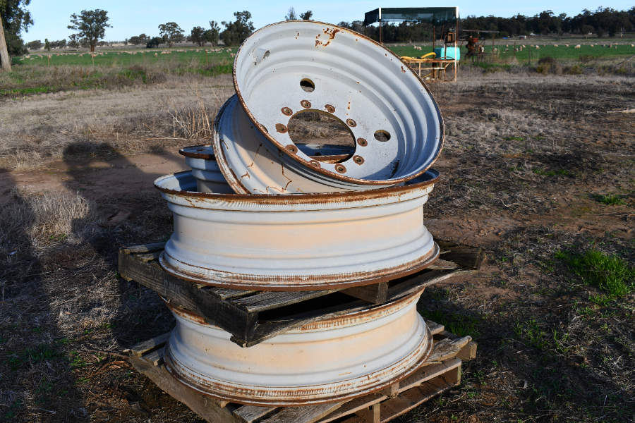Lot 84 - Row crop rims to suit Fendt 716 Vario tractor | AuctionsPlus