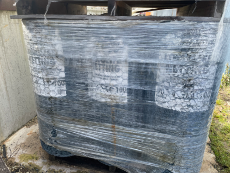 Lot 254 - Waratah Netting | AuctionsPlus