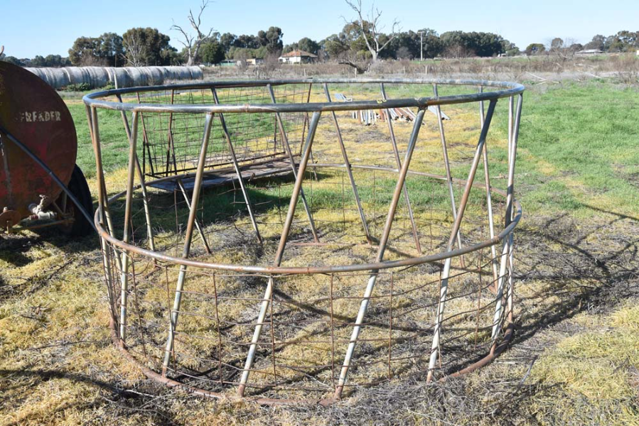 Lot 60 - Hay Ring | AuctionsPlus