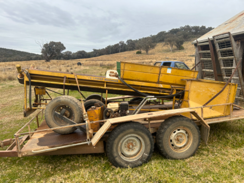 Lot 71 - VE Sheep Machine / Hydraulic Pump and Trailor | AuctionsPlus