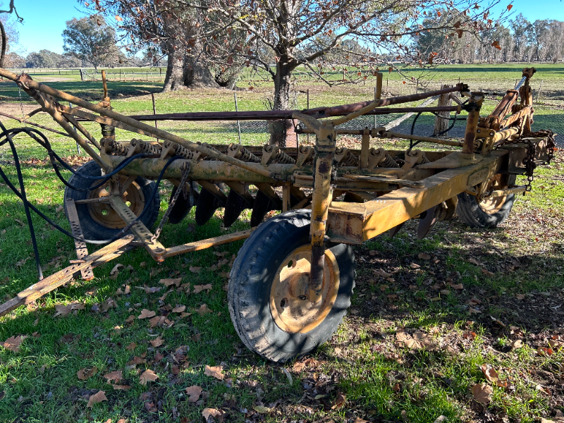 Lot 3 - Chamberlain Disc Plough | AuctionsPlus