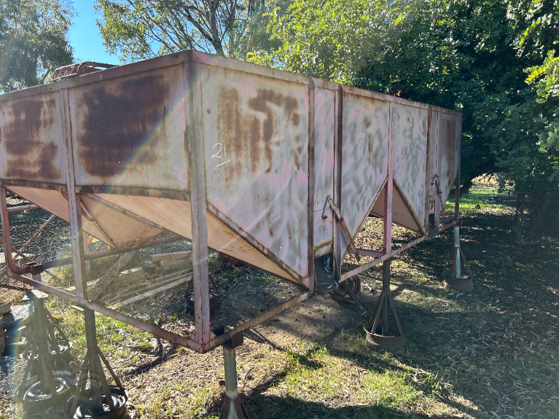 Lot 21 - Side Empty Grain Bin | AuctionsPlus