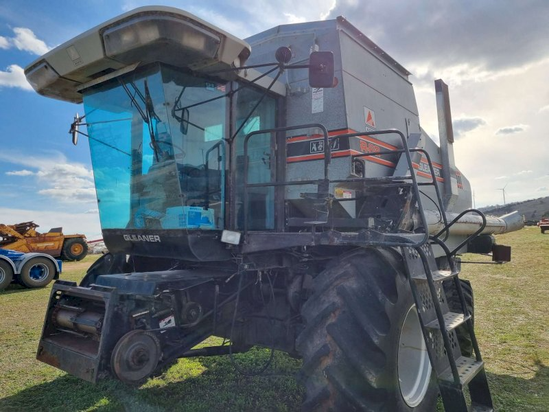 Lot 16 - 1992 Gleaner R62 with 30ft Front | AuctionsPlus