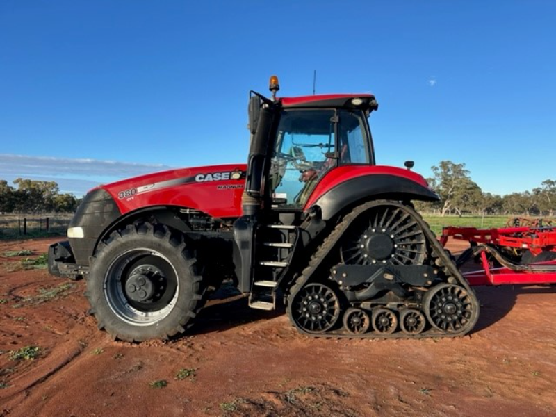 Lot 7 - CASE IH MAGNUM 380 ROWTRAC ULTIMATE SPEC | AuctionsPlus