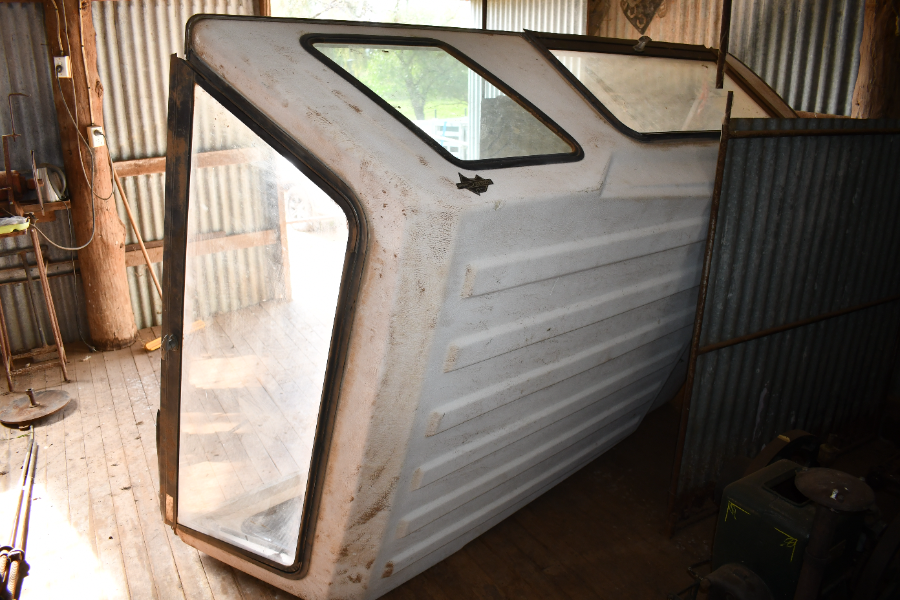 Lot 60 - Challenge Flexiglass ute canopy | AuctionsPlus