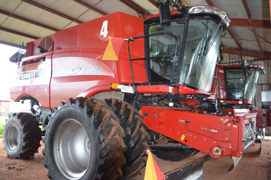 Lot 4 - 2017 model Case 8240 Combine | AuctionsPlus