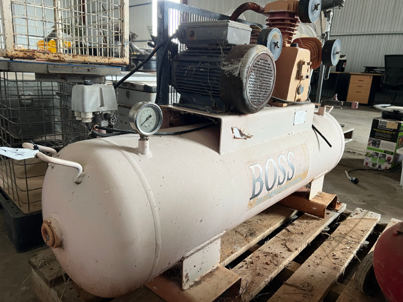 Lot 24 - BOSS Air Compressor | AuctionsPlus