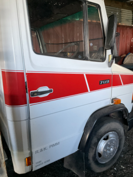 Lot 11 - Mercedes Benz 709 truck | AuctionsPlus