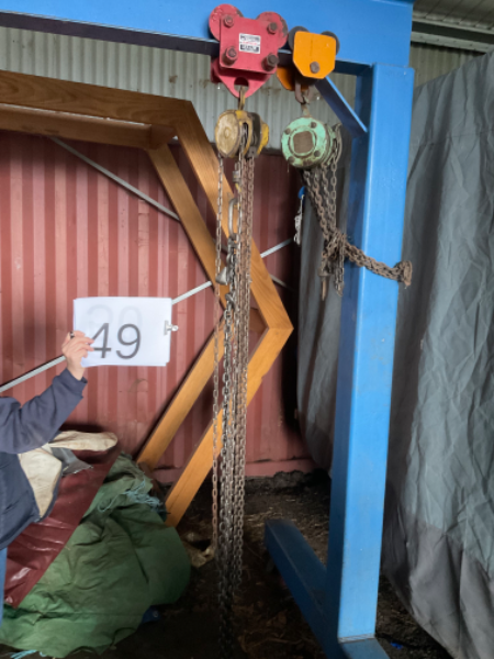 Lot 49 - Gantry with 2 x endless chain hoist | AuctionsPlus