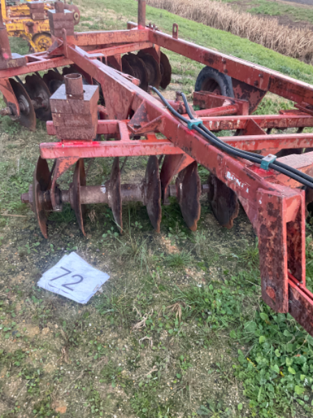 Lot 72 - Offset discs | AuctionsPlus