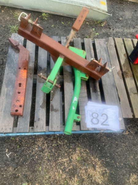 Lot 82 - 3Pl pipe layer | AuctionsPlus