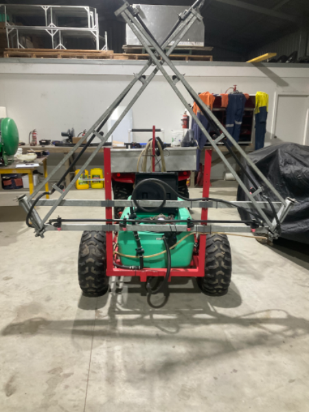 Lot 86 - Rapid spray trailer with boom | AuctionsPlus