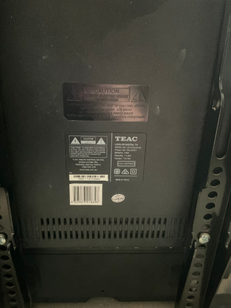 Lot 84 - Wall TV TEAC | AuctionsPlus