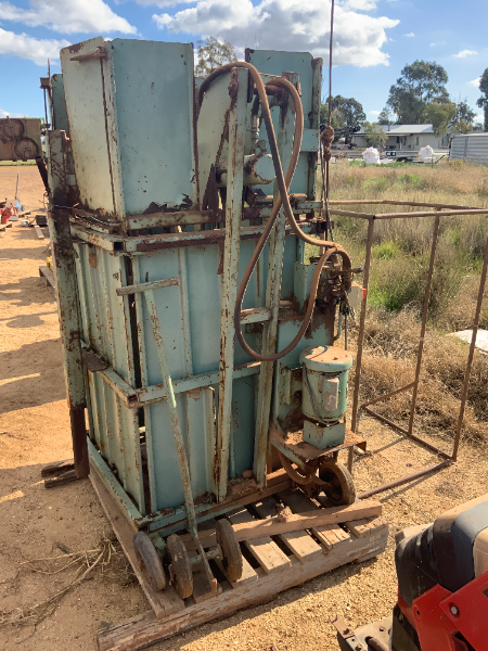 LOT 78 - Wool Press. | AuctionsPlus
