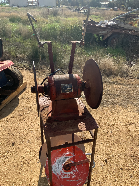LOT 81 - Shearing Grinder. | AuctionsPlus