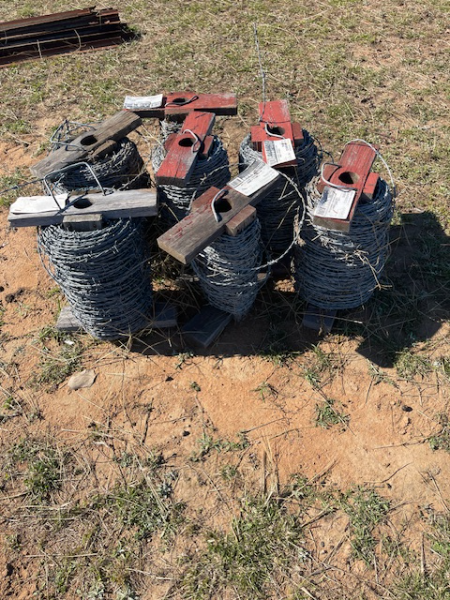 Lot 33 - 7 x part rolls barb wire. | AuctionsPlus
