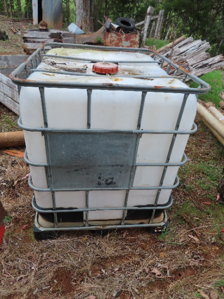 Lot 52 - 1000ltr IBC Water Shuttle | AuctionsPlus
