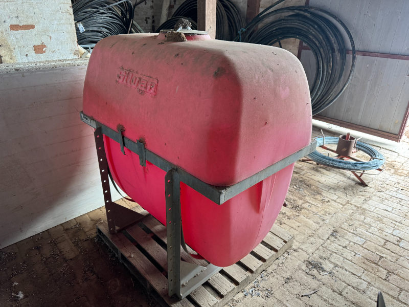 Lot 49 - 800L Silvan Spray Tank & Pump | AuctionsPlus