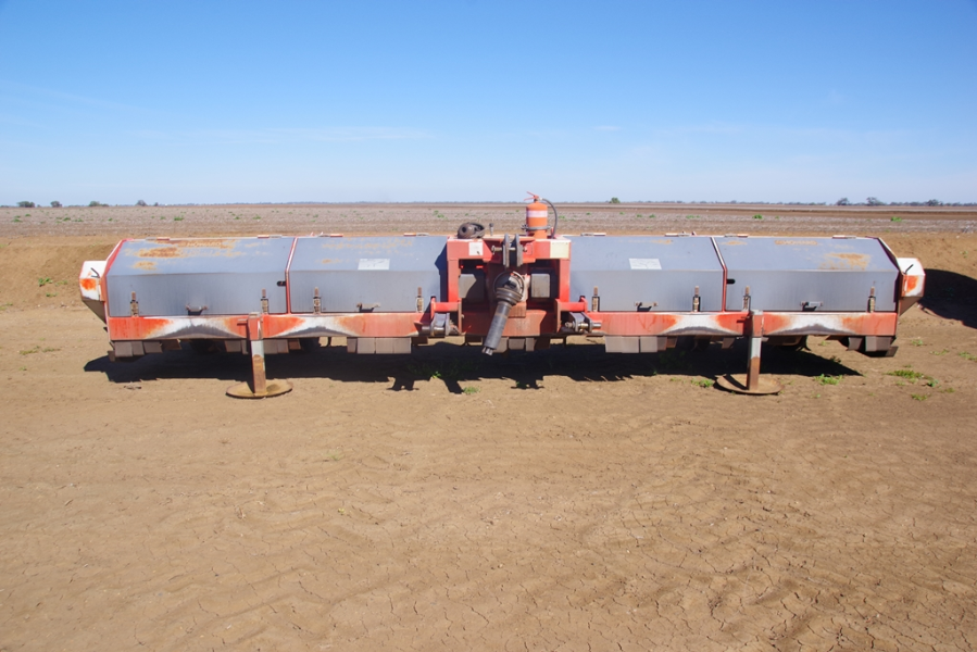 Lot 35 - 3PL 6 row Howard mulcher | AuctionsPlus