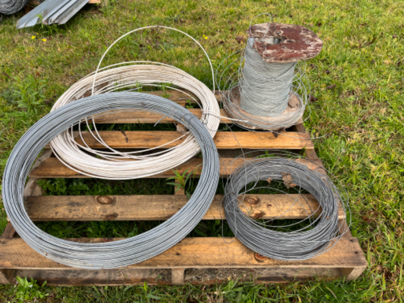 Lot 69 - PALLET OF MIXED FENCING WIRE | AuctionsPlus