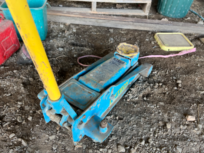 Lot 89 - 'LIFTECH' GARAGE JACK | AuctionsPlus