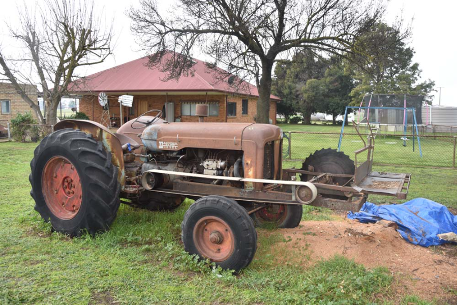 Lot 53 - Fordson Major Diesel Tractor & Saw Bench | AuctionsPlus