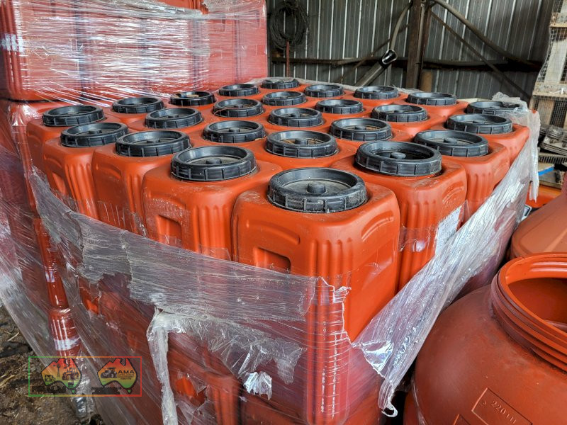 Lot 47 - (8179) 75x Food Grade Plastic Olive drums | AuctionsPlus