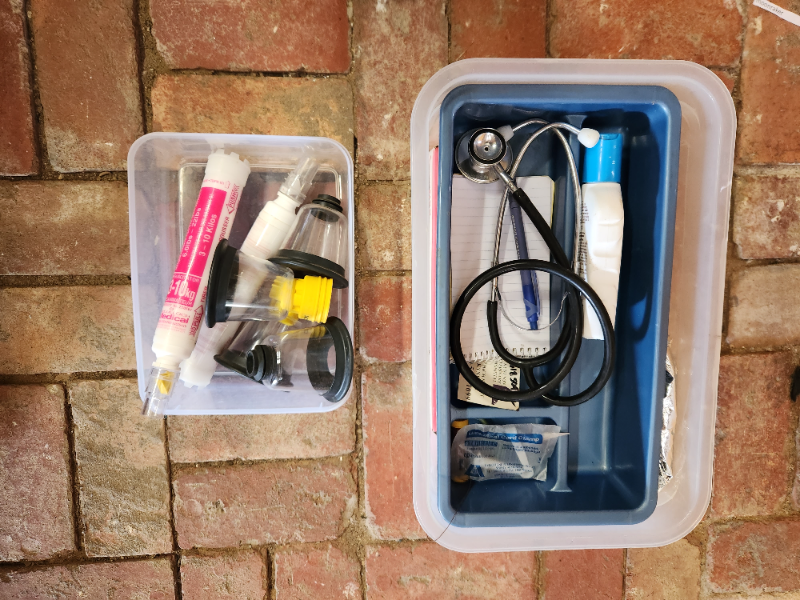 Lot 34 - Birthing Kit & Resuscitator | AuctionsPlus