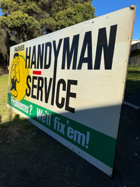 Lot 317 - Sign LS209 | AuctionsPlus