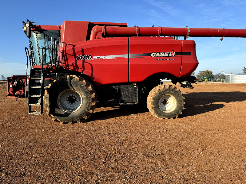 Lot 7 - Case IH 8010 Case IH 2162 40ft front | AuctionsPlus