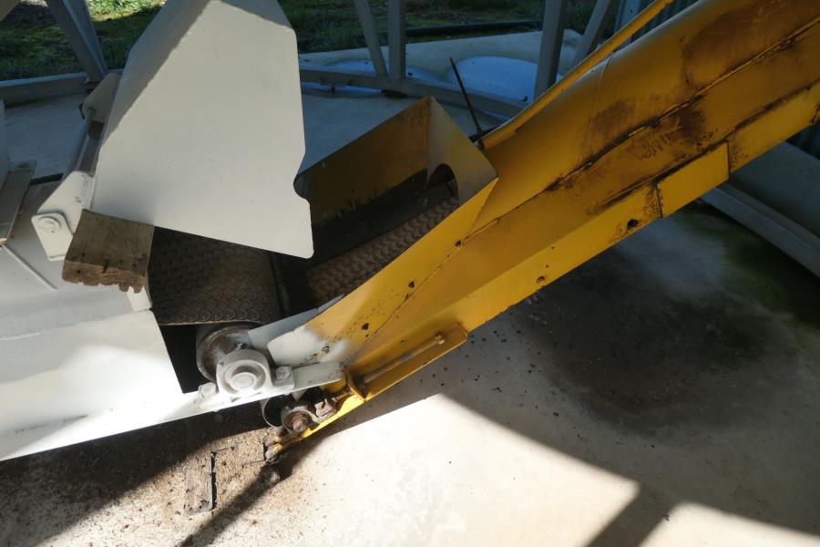 Lot 13 - Tube Elevator | AuctionsPlus