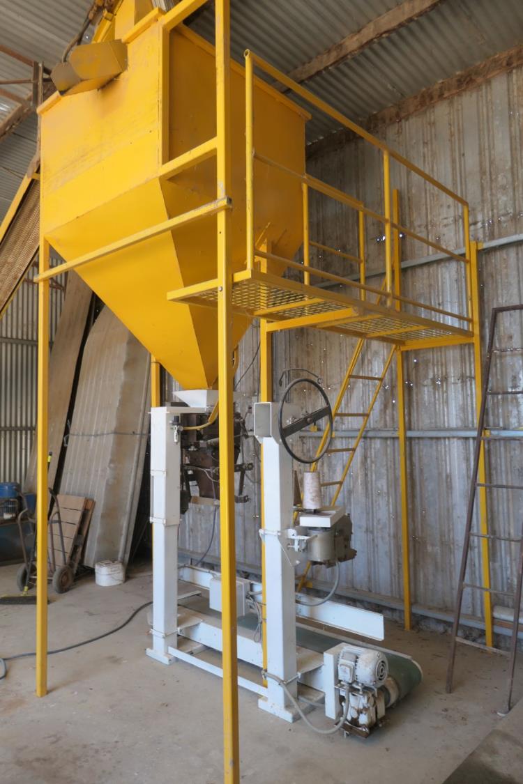Lot 14 - Hopper & Bagging Sowing Machine | AuctionsPlus