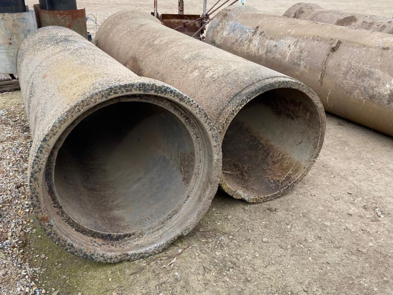 Lot 58 - Bell end concrete pipes | AuctionsPlus