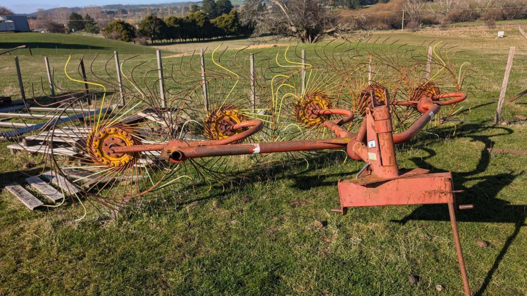Lot 65 - Sitrex 5 Wheel Hay Rake | AuctionsPlus