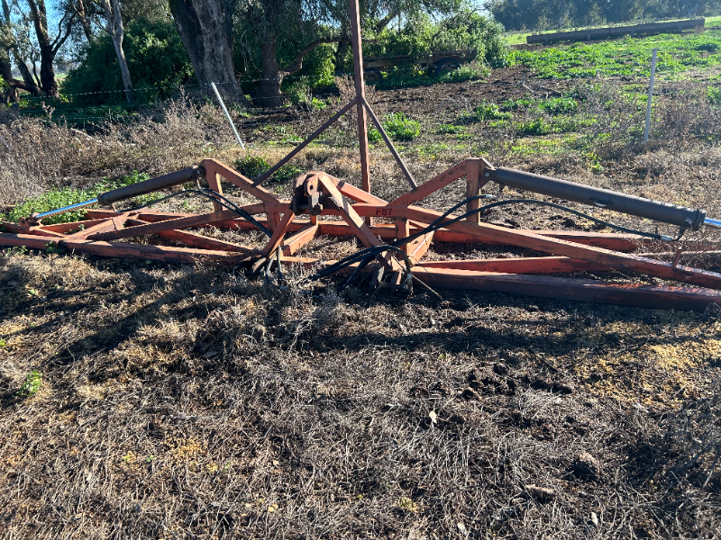 Lot 34 - Folding Wing Toolbar | AuctionsPlus