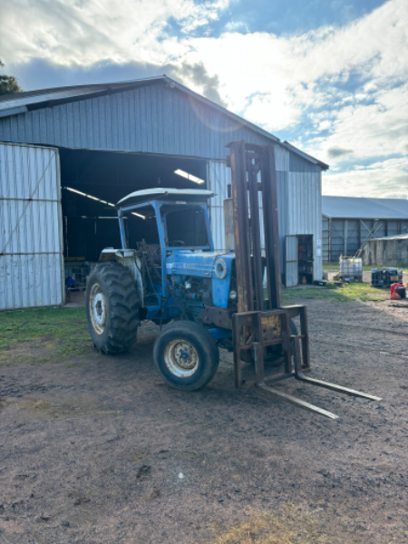 Lot 41 - Ford 6600 w/ Forklift Att | AuctionsPlus