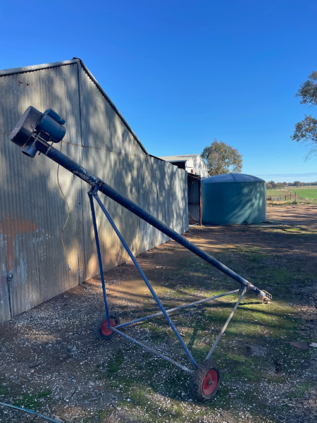 Lot 12 - Grainline Pencil Auger | AuctionsPlus