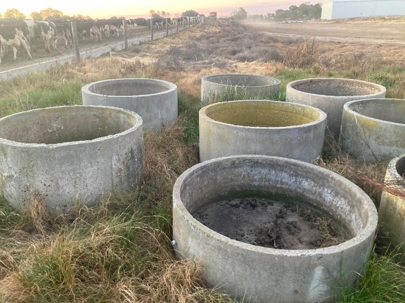 Lot 10 - 5 Concrete Troughs | AuctionsPlus
