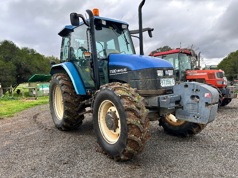 Lot 19 - NEW HOLLAND TS90 4WD TRACTOR. | AuctionsPlus