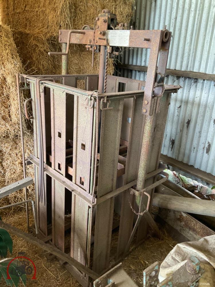 Lot 22 - Sunbeam leavermatic wool press | AuctionsPlus
