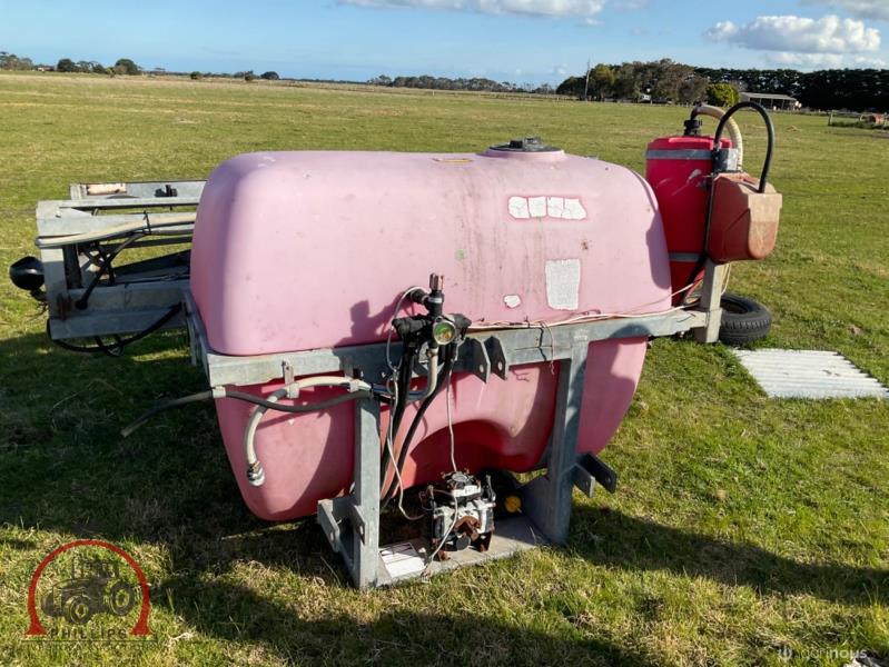 Lot 41 - 1000lt 12m boom galvanised heavy duty boom | AuctionsPlus