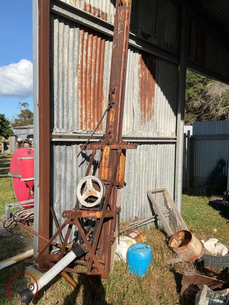 Lot 38 - Truline 320 PTO post driver | AuctionsPlus