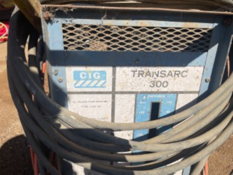 Lot 62 - CIG Transarc 300 welder | AuctionsPlus