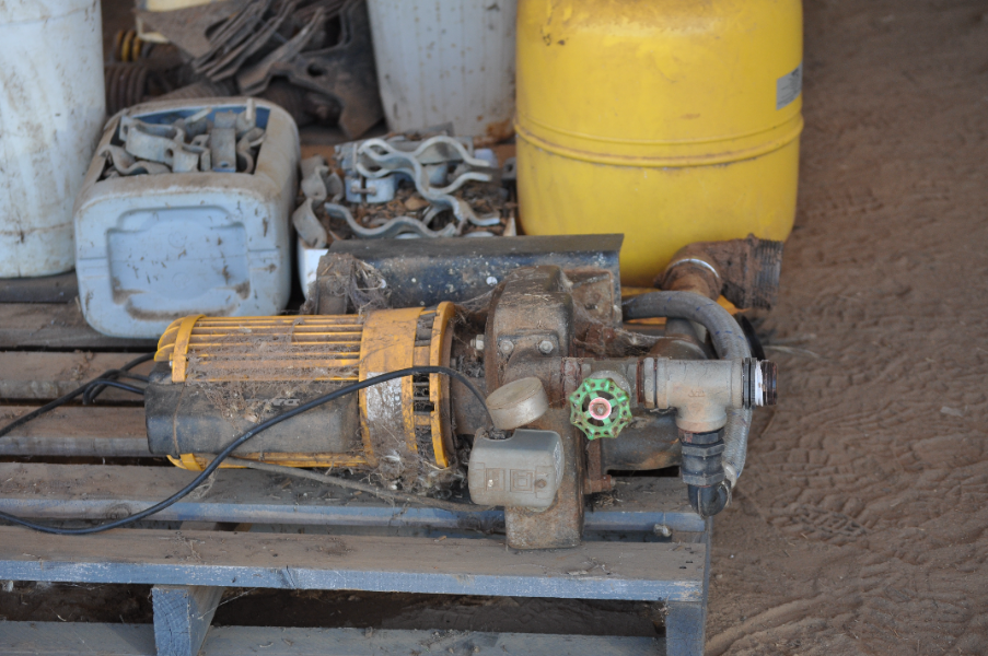 Lot 76 - Davey Pump, Gate Hinges & Pipe Fittings | AuctionsPlus