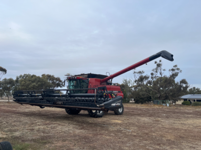 Lot 1 - Case IH 8120 header | AuctionsPlus