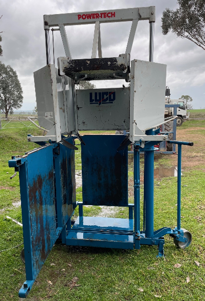 Lot 11 - Lyco Woolpress | AuctionsPlus