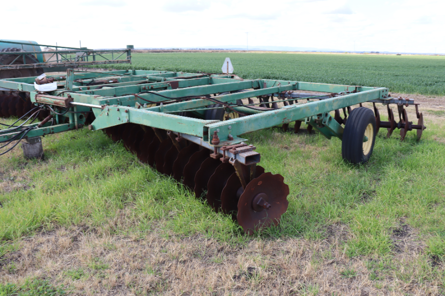 Lot 22 - John Deere 76 plate offset | AuctionsPlus