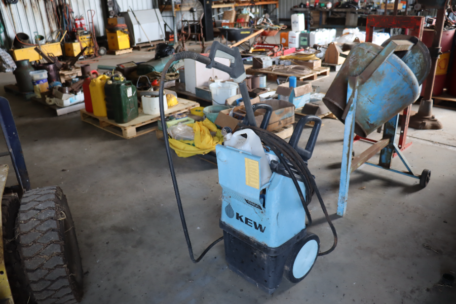 Lot 85 - Kew 1740c pressure cleaner | AuctionsPlus